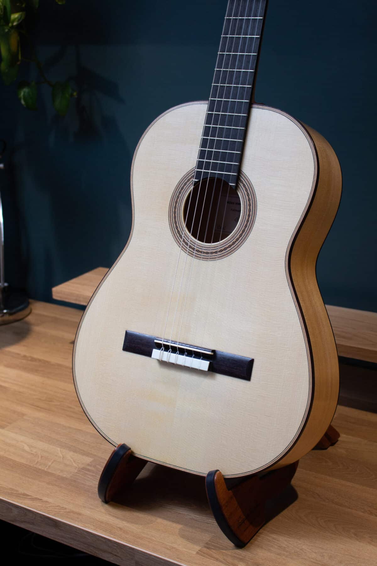 Miles Henderson-Smith 'Osel' - Classical Guitar Academy